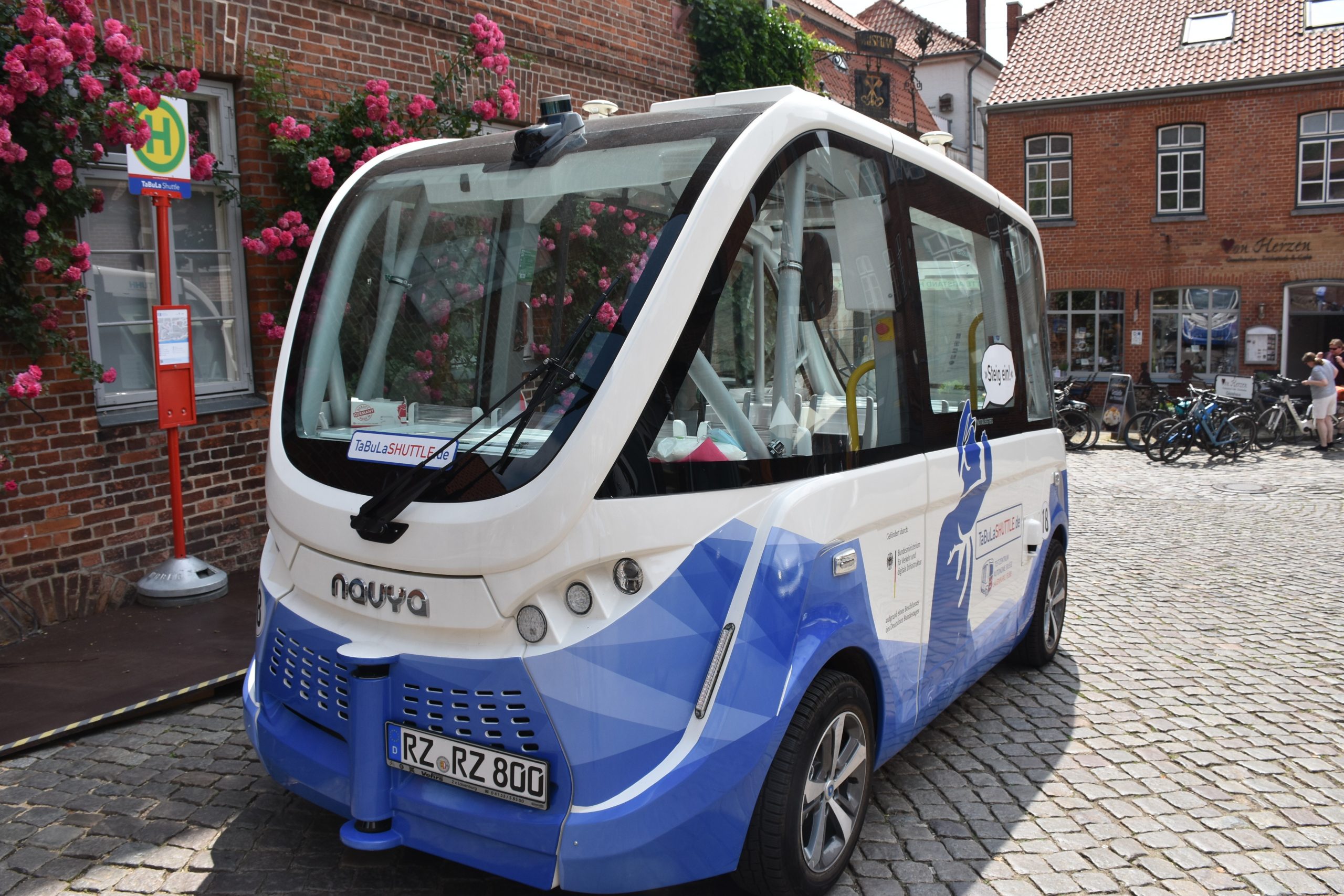 Driverless buses attract attention from tourists in germany - IHA News