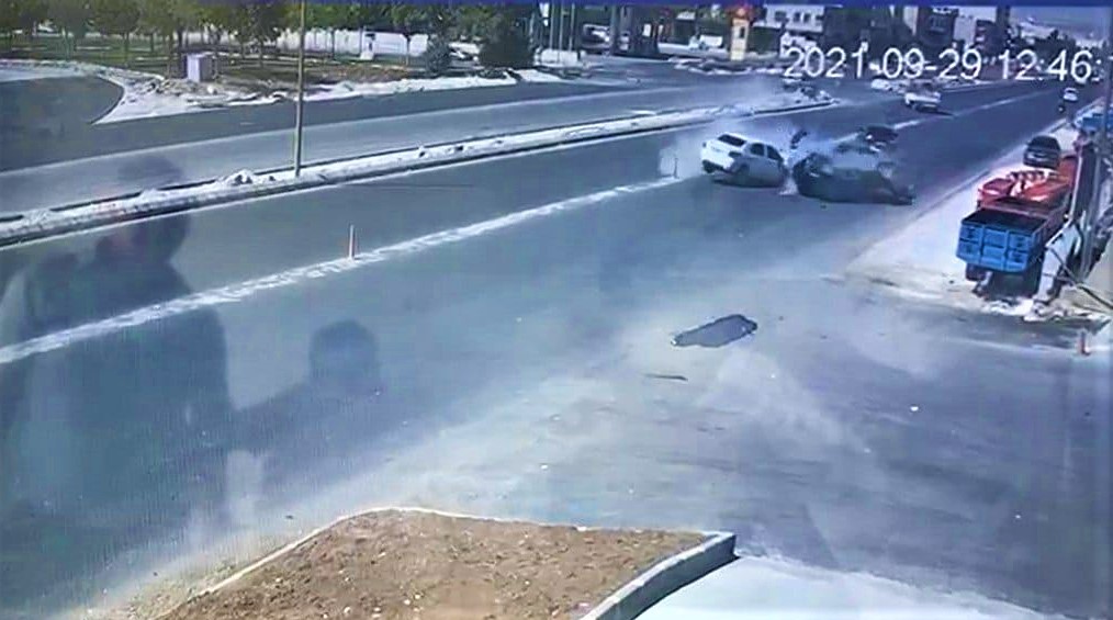 Car crash wounds 6 in turkey - IHA News