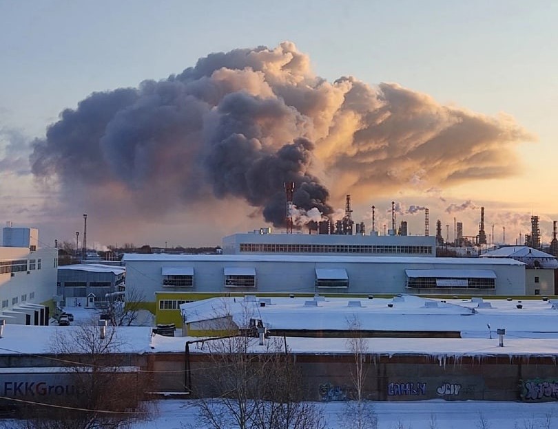 Fire at Russia's largest private oil refinery - IHA News