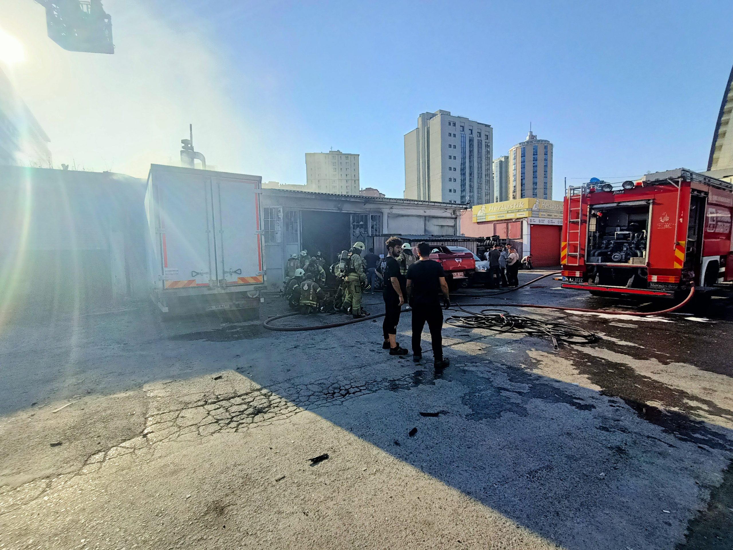 Fire and Explosion at Chemical Plant in Istanbul - IHA News