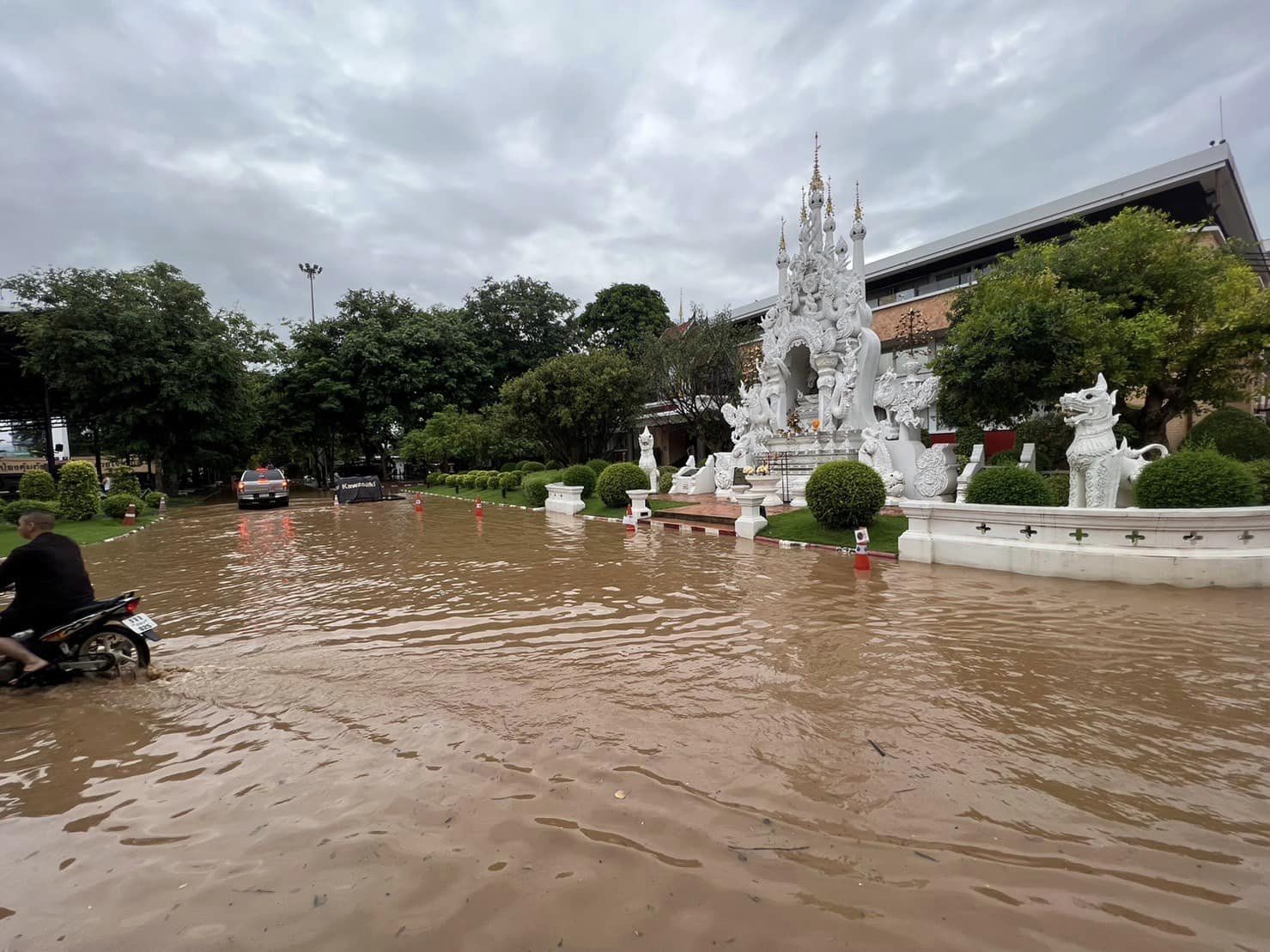 Overflowing rivers flooded settlements in Thailand - IHA News