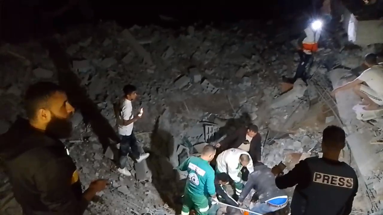 Israel's Attack Kills 4 in Maghazi Refugee Camp - IHA News